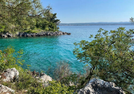Strände und Buchten der Insel Krk in Kroatien